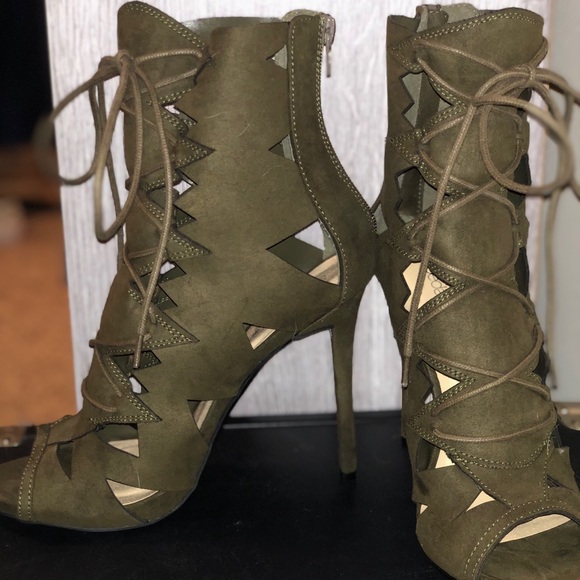 Shoes | Olive Green Heels 425 | Poshmark